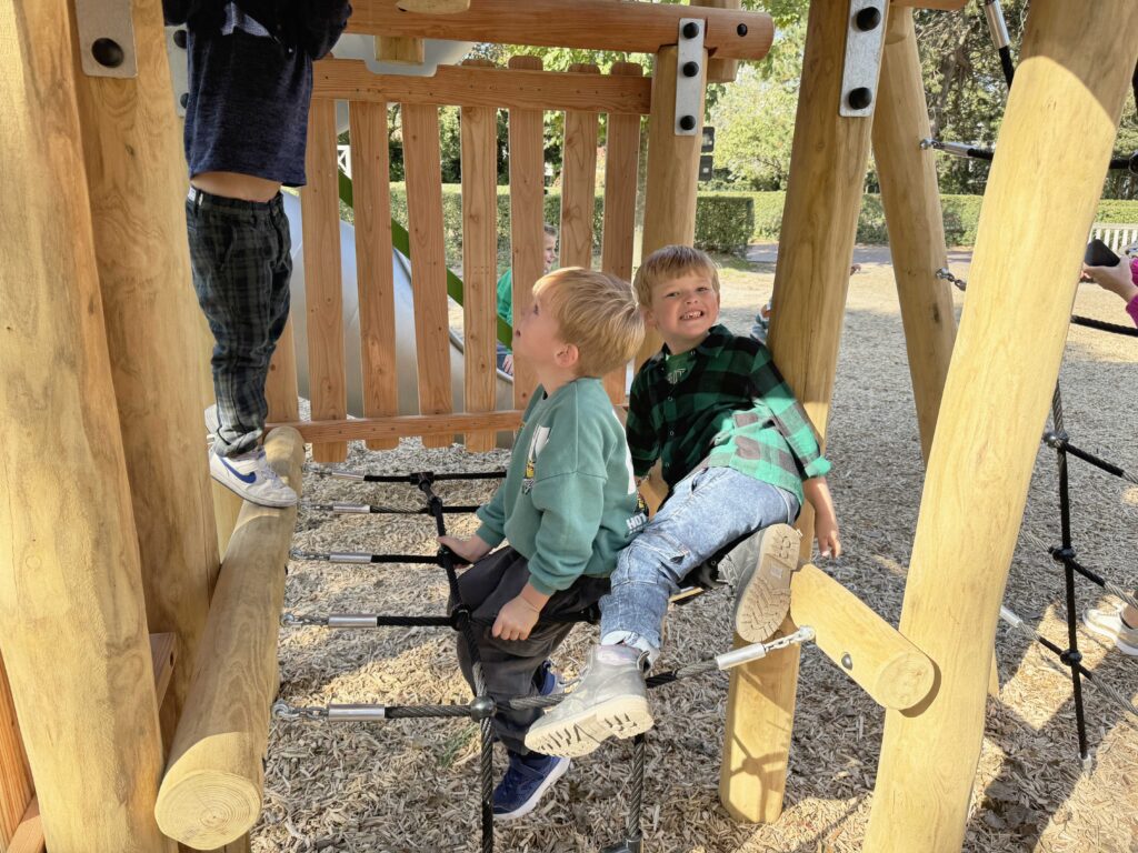 Knights fortress (with stainless steel fireman's pole) | Europlay